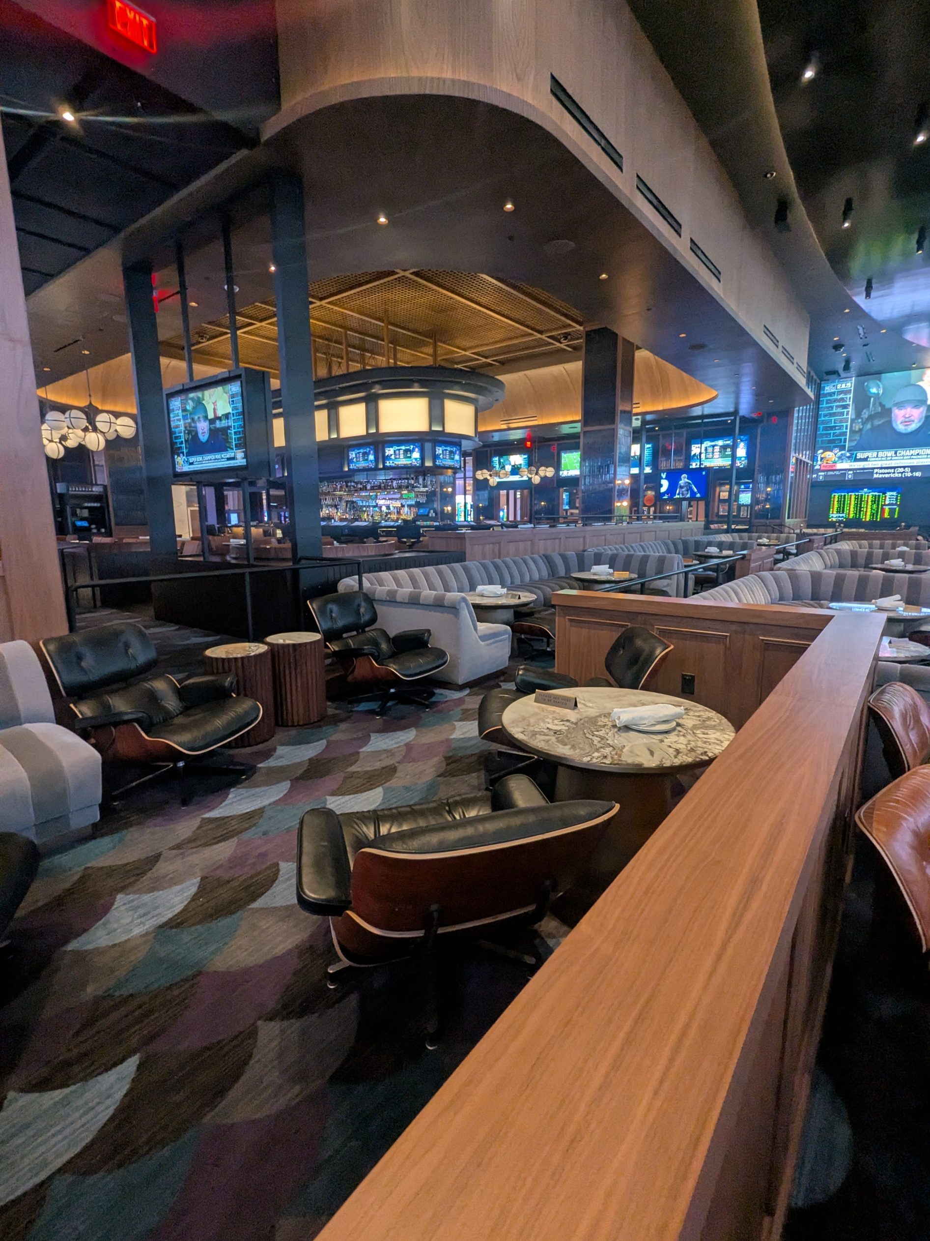 Fontainebleau Las Vegas Sportsbook Review - Blog - Square Bettor