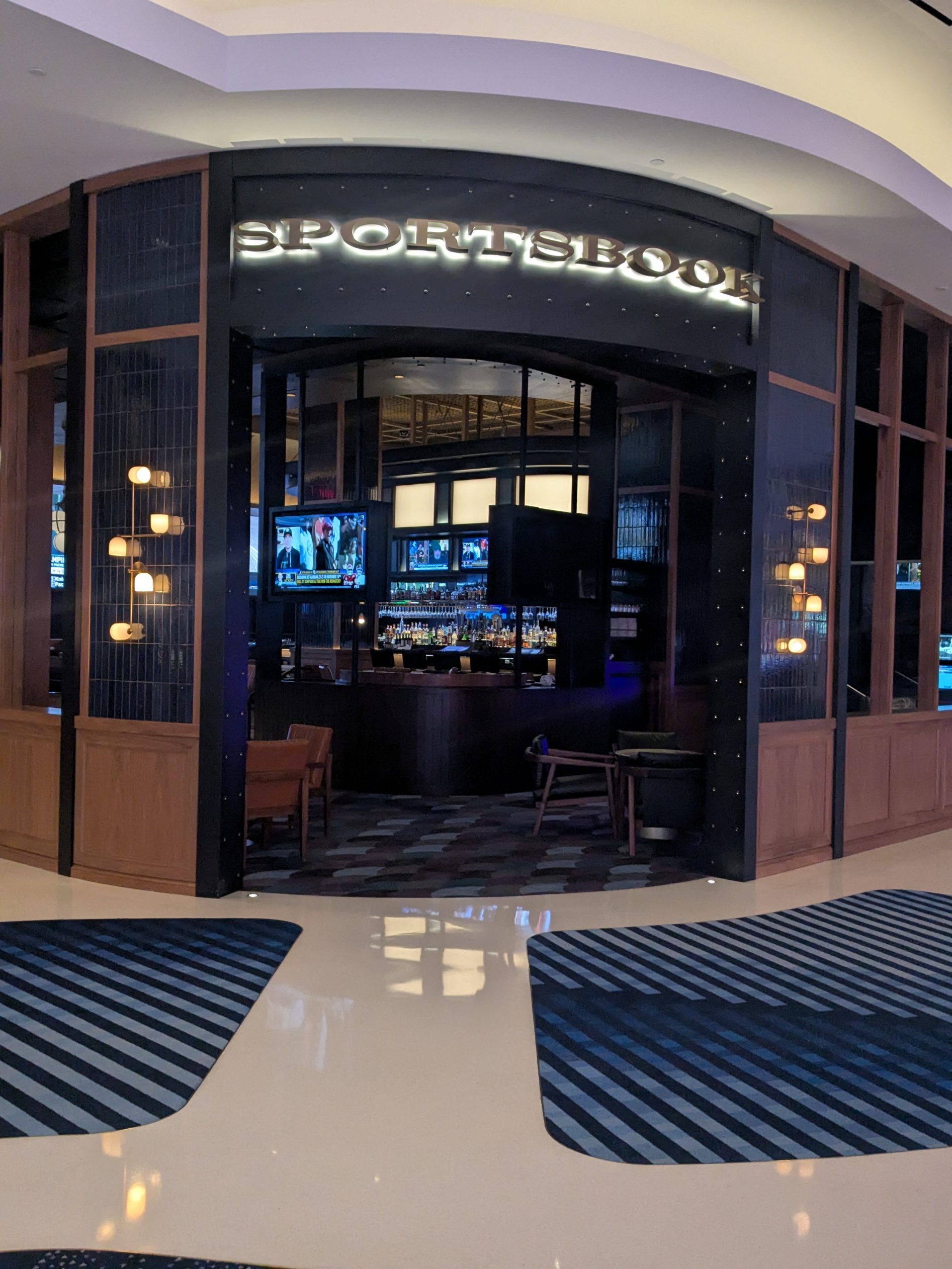 Fontainebleau Las Vegas Sportsbook Review - Blog - Square Bettor